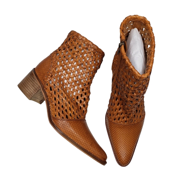 Free People | Shoes | Free People Nwt Nib Tan Leather In The Loop Woven ...